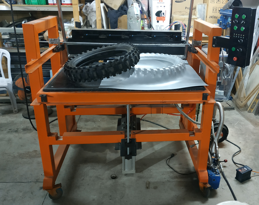 מכונת וואקום פורמינג – Edrey systems engineering