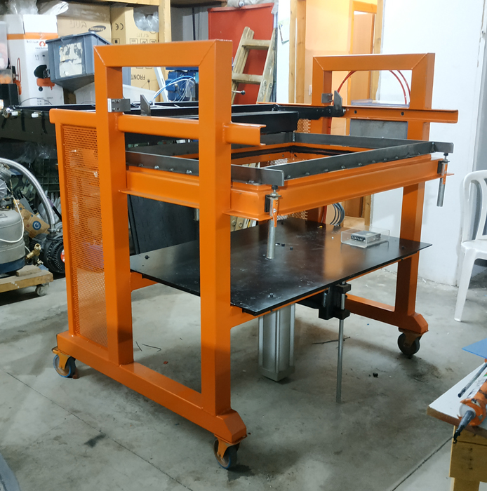 מכונת וואקום פורמינג – Edrey systems engineering